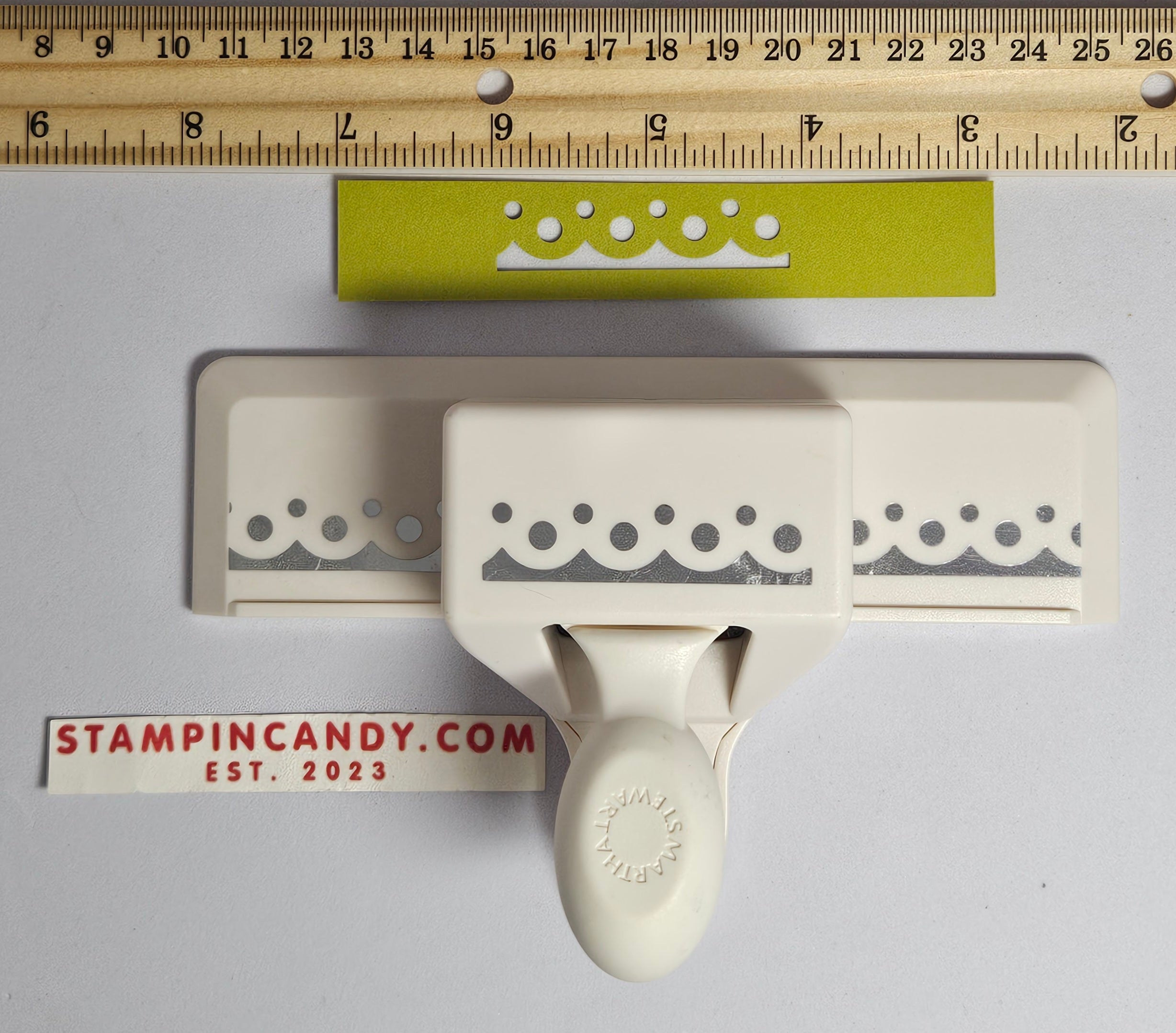 Martha Stewart - Arches/Dots/Scallops Border Punch – StampinCandy.com